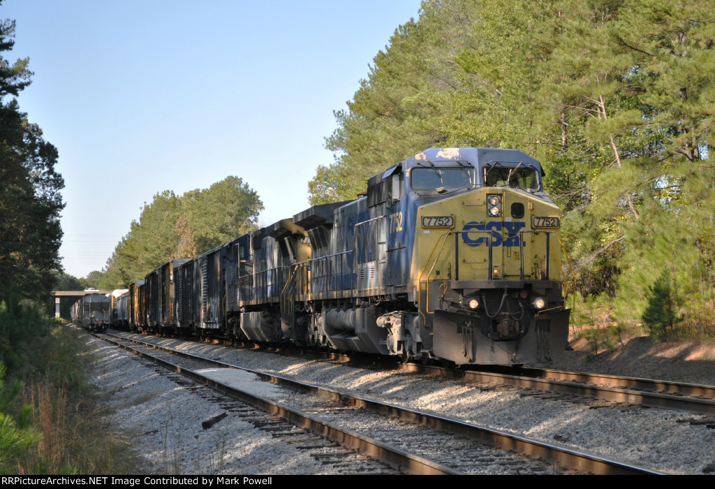 CSX 7752 on Q237