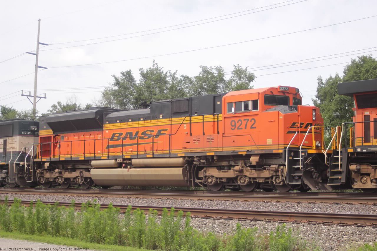 BNSF 9272