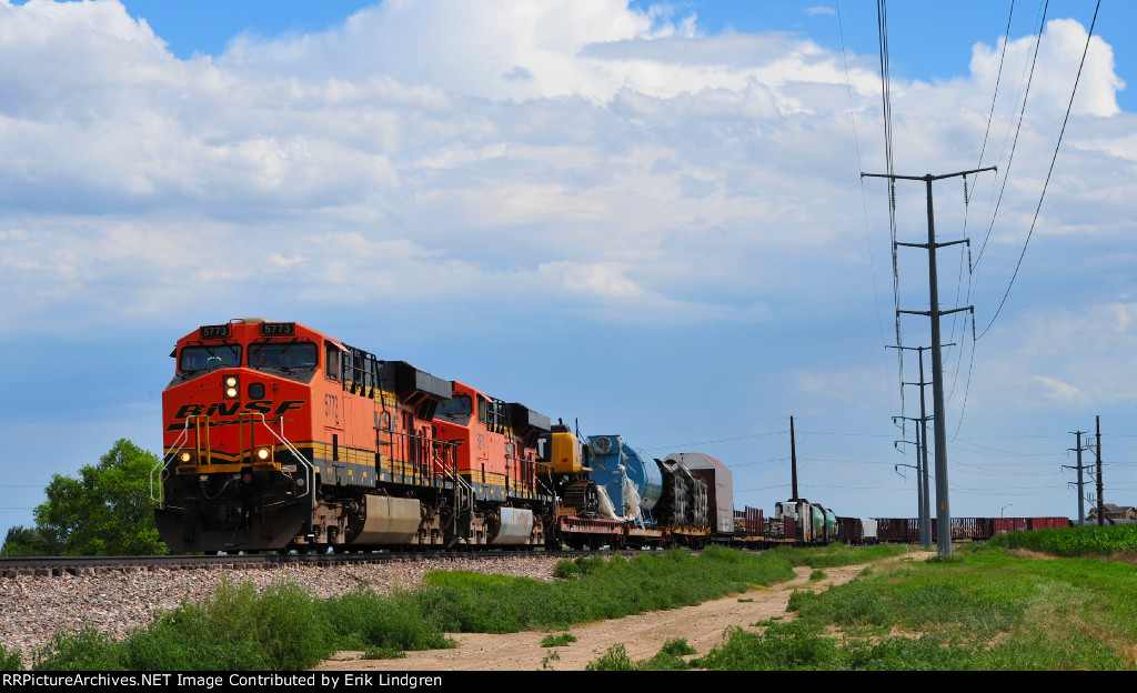 BNSF #5773 with special movement