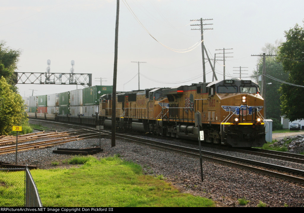 UP 7683 Stack Train