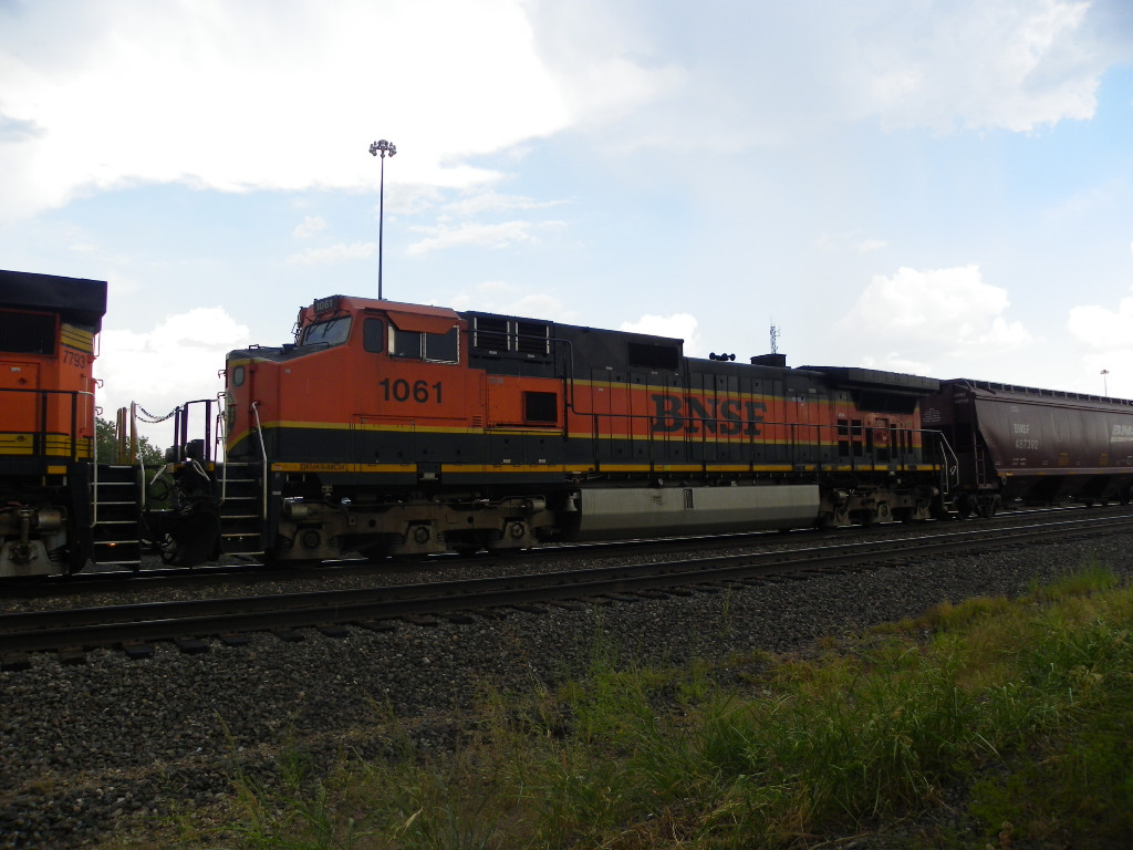 BNSF C44-9W 1061