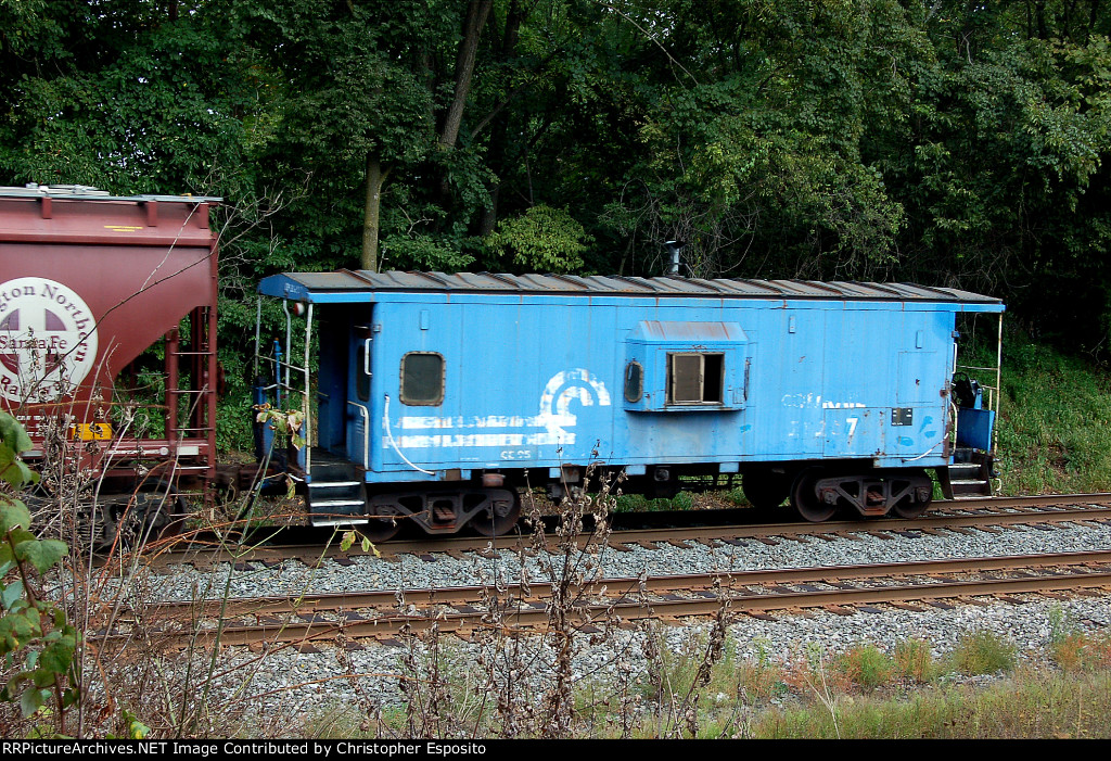 Ex Conrail Caboose 21207 on H24