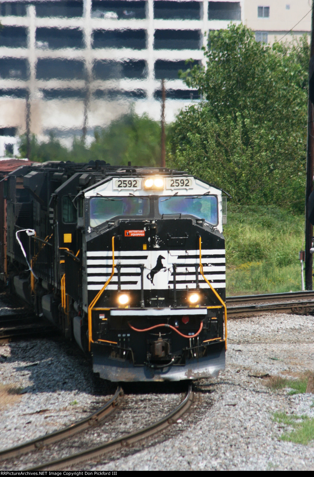 NS 2592 - (SD70MAC)