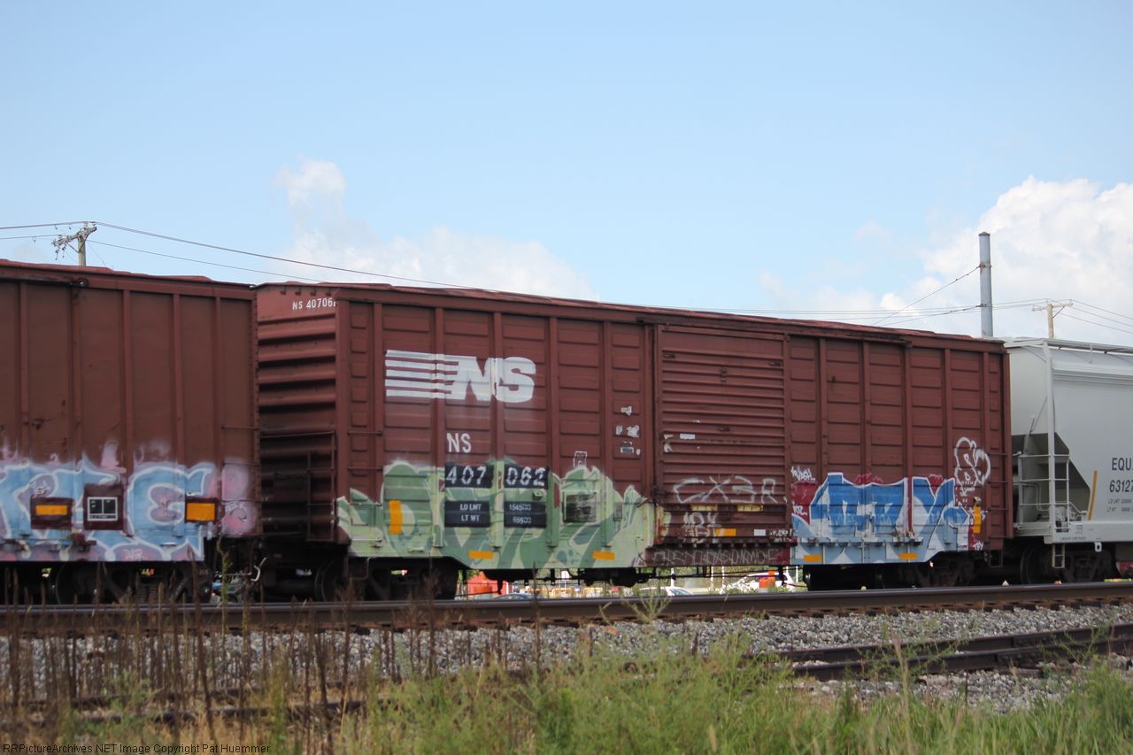 NS 407062