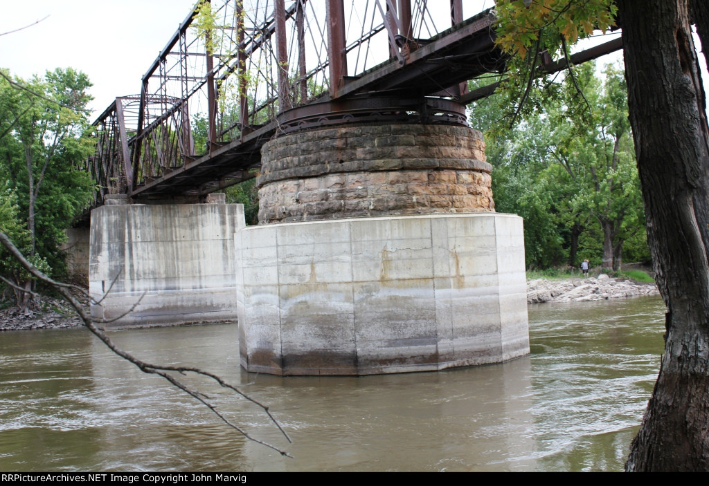 DM&E Redstone Bridge