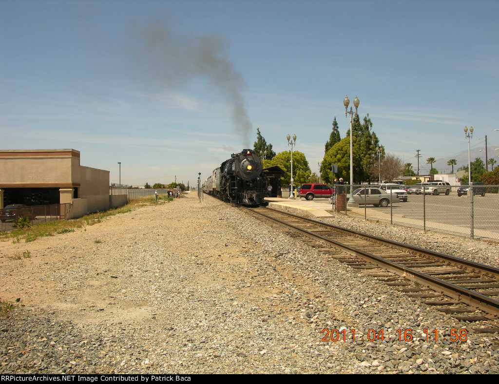 ATSF 3751 east at Rialto