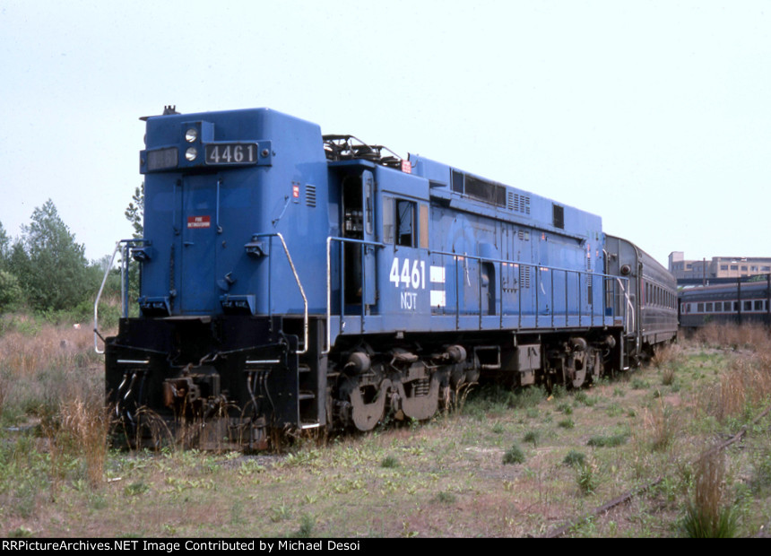 NJT (ex CR) E-44 #4461 sits forlornly in the yard