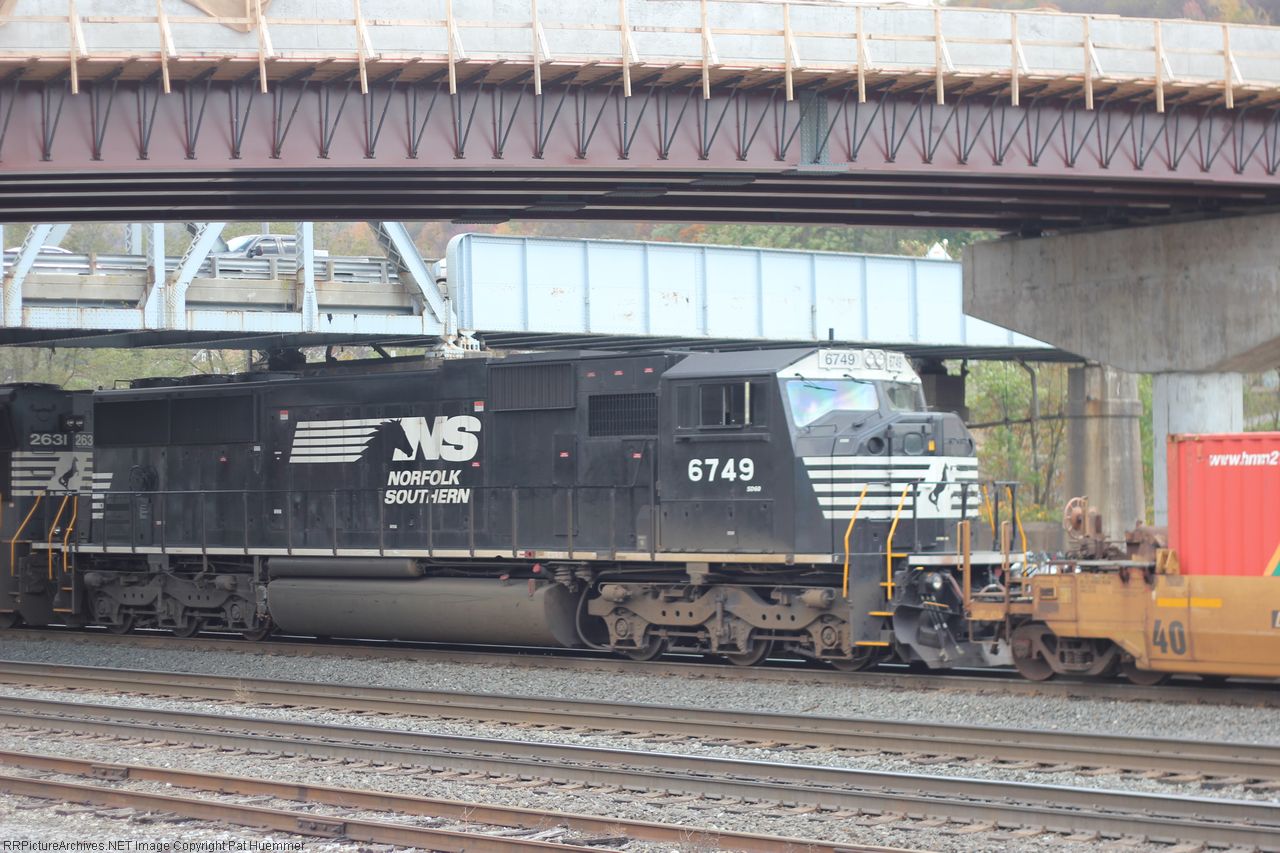 NS 6749