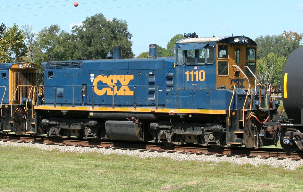 CSX 1110 on Q605