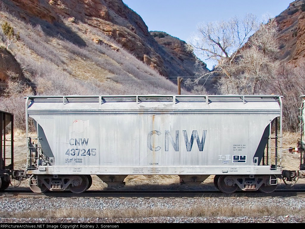 CNW 437245