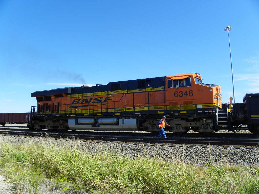BNSF ES44AC 6346