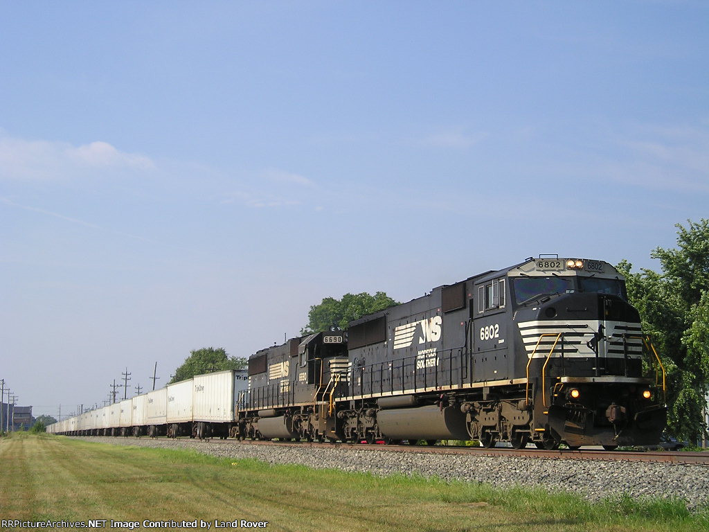 NS 6802 On NS 251 Eastbound
