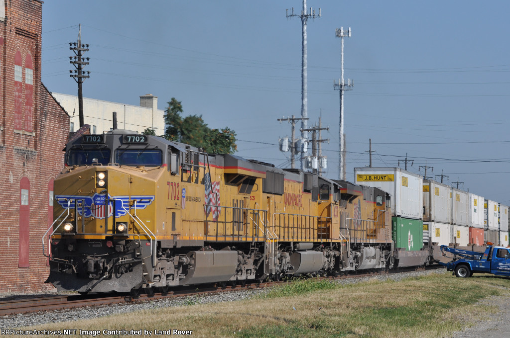UP 7702 On NS 215 Eastbound