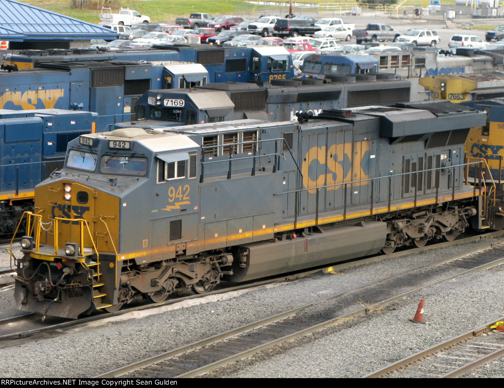 CSXT GE ES44AC 942