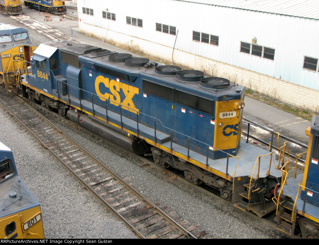 CSXT EMD SD40-2 8844