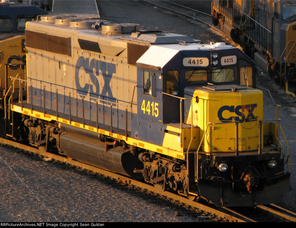 CSXT EMD GP40-2 4415