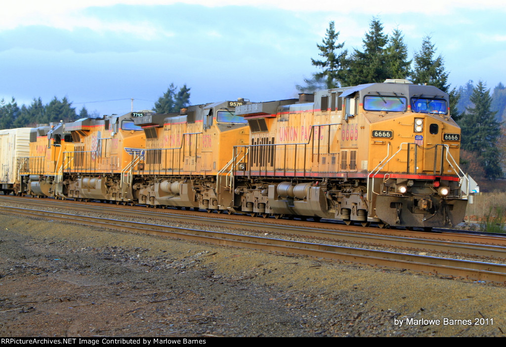 UP 6666 zips southbound from Seattle via BNSF trackage rights