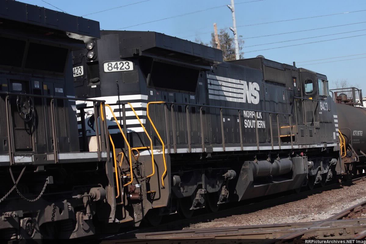 NS 8423