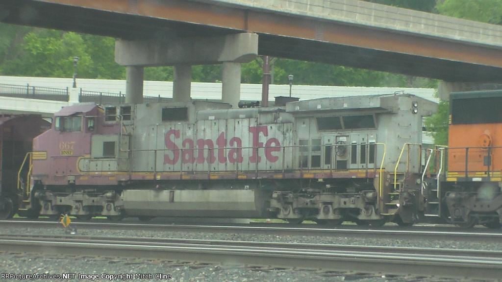 BNSF 667