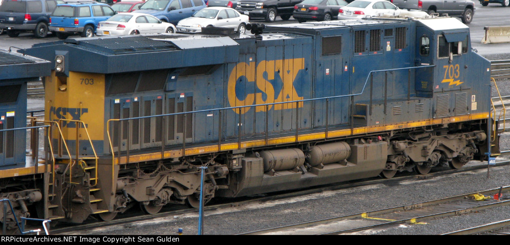 CSXT GE ES44AC 703