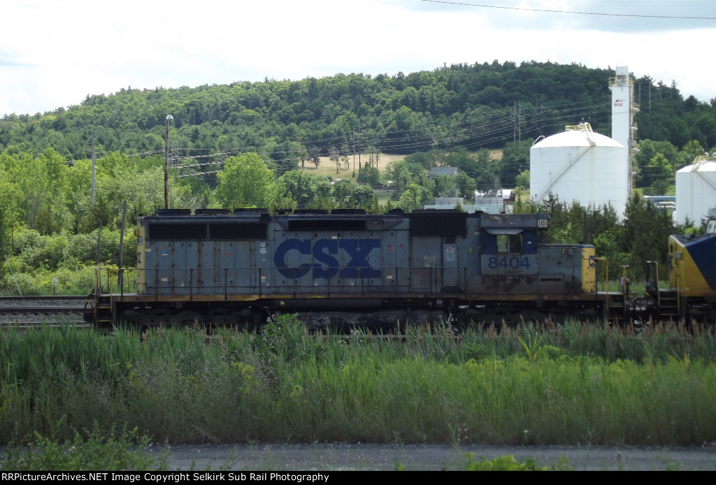 CSXT 8404
