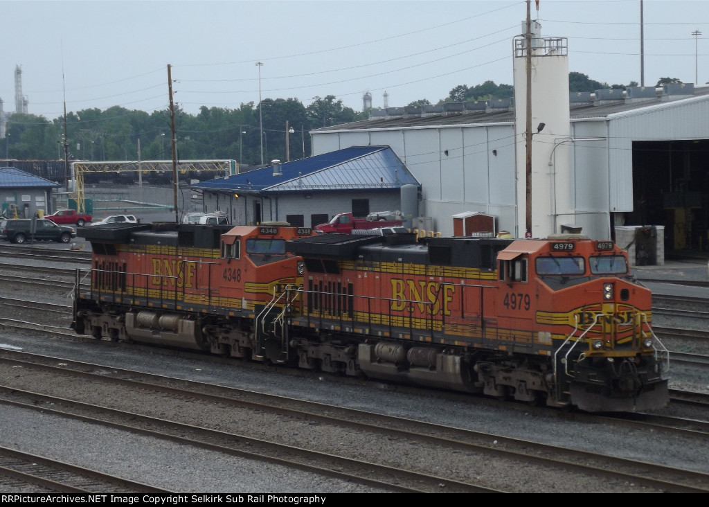 BNSF Dash 9s