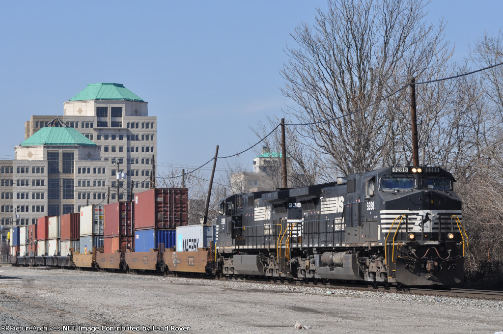 NS 9288 On NS 25 A Eastbound