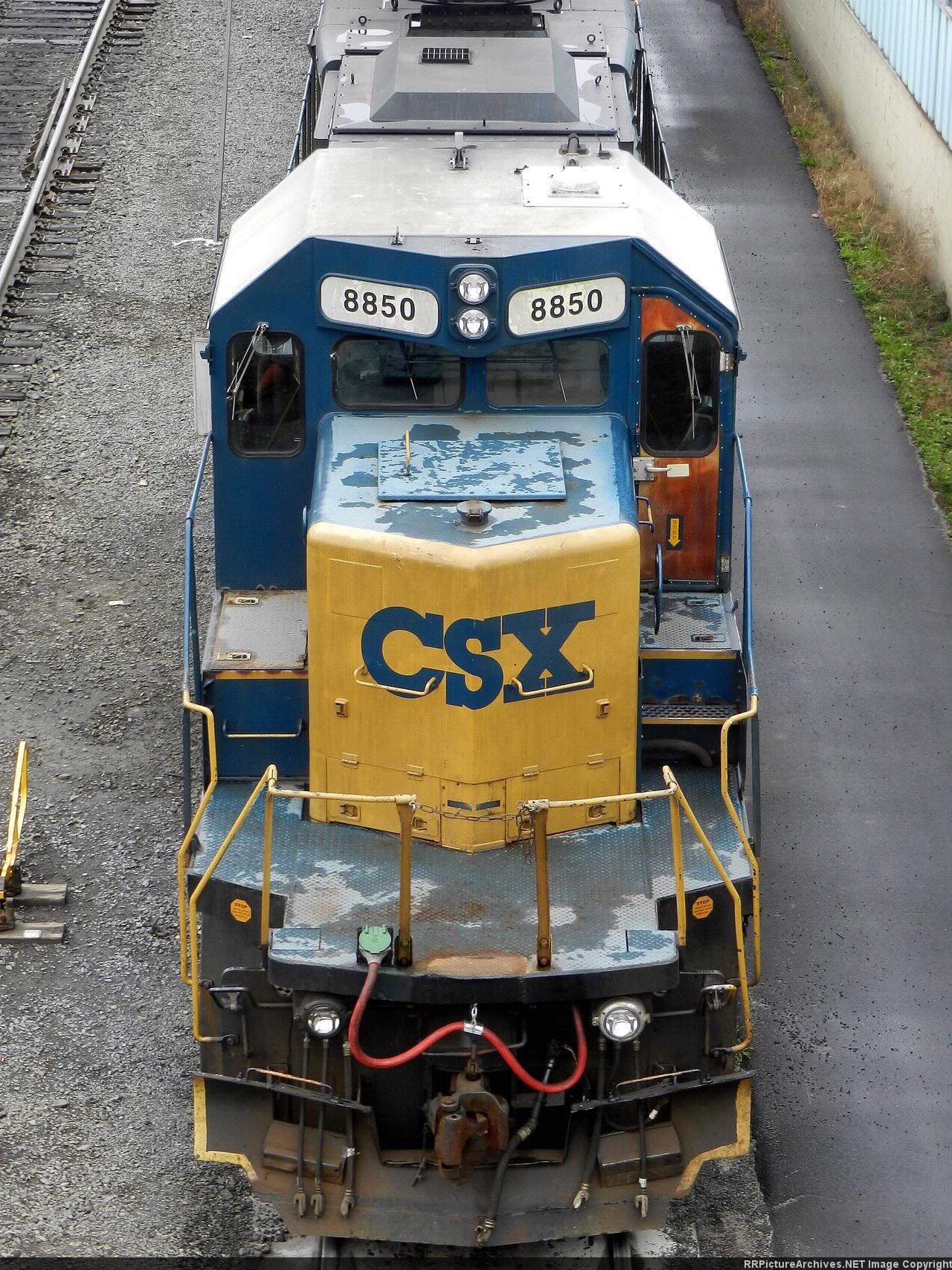 CSXT EMD SD40-2 8850