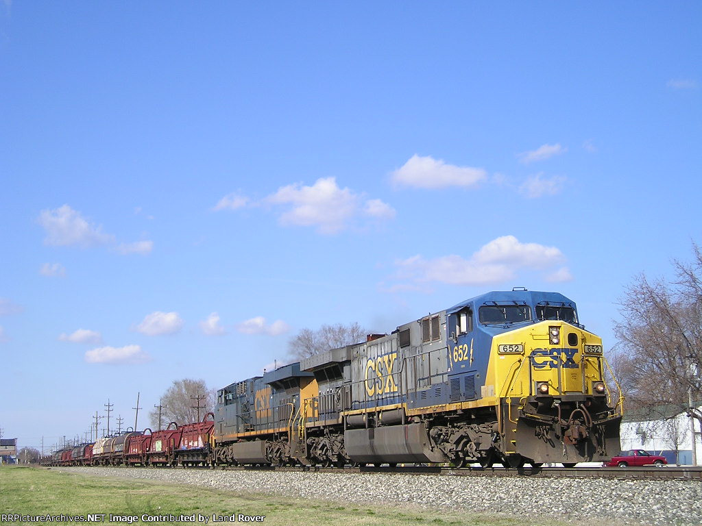 CSXT 652 On CSX K 587