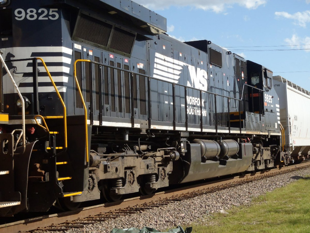 NS 9825 C40-9W