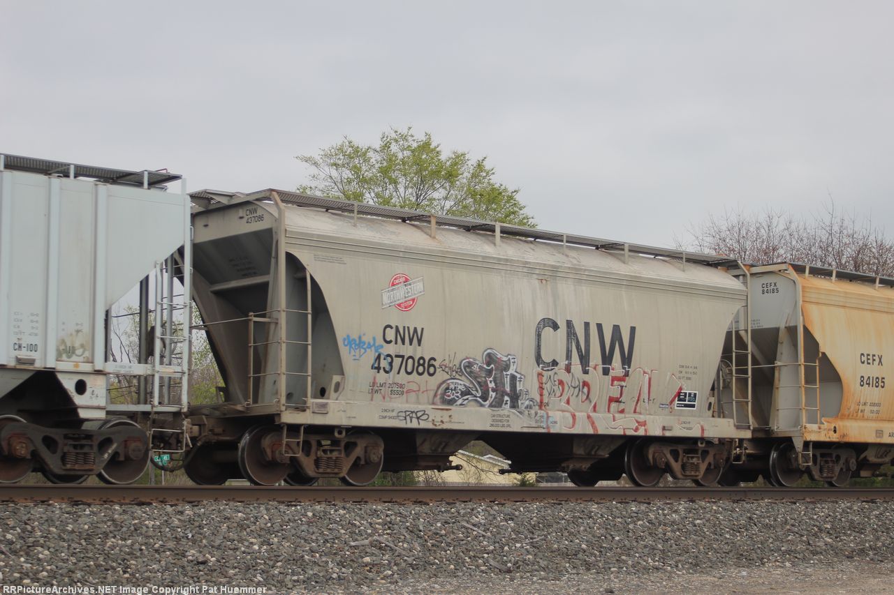 CNW 437086
