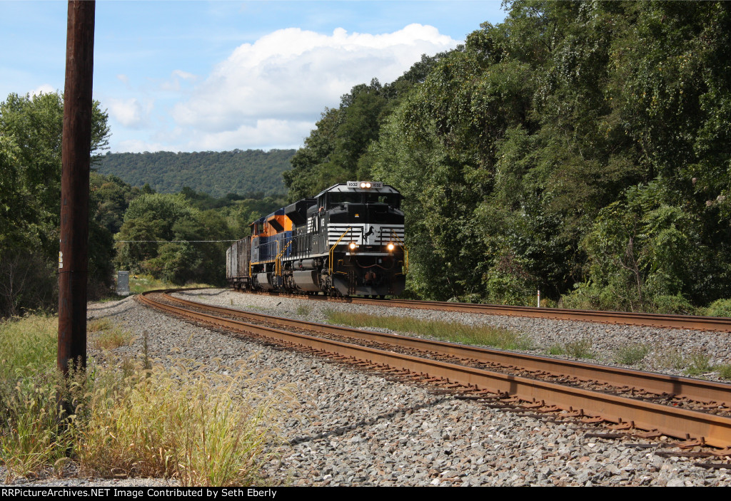 NS 852 EB @ MP:HP 117