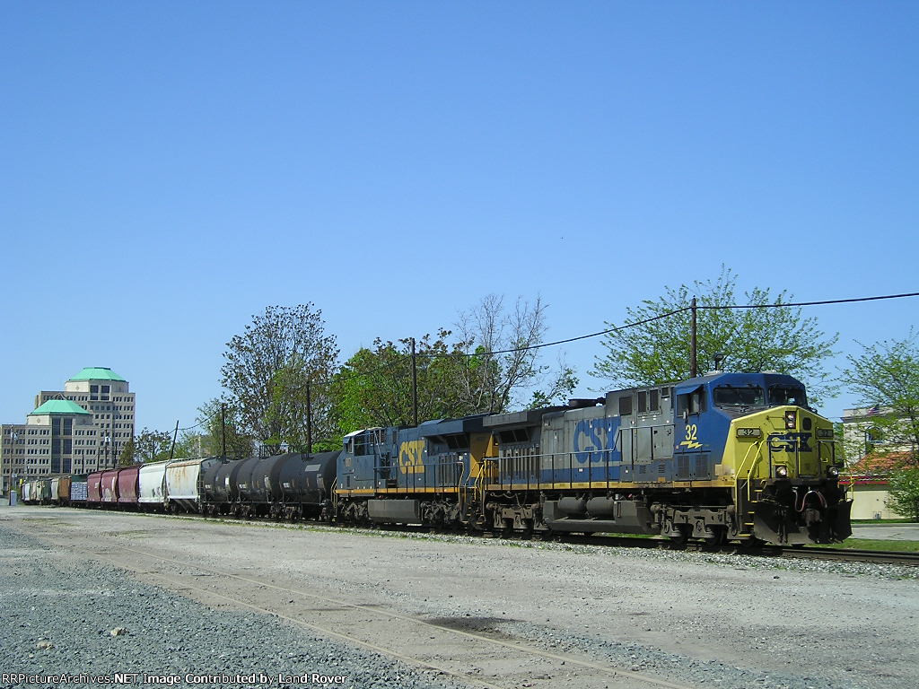 CSXT 32 On CSX Q 501