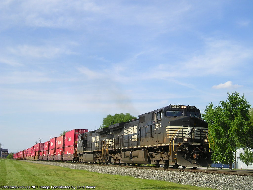 NS 9639 On NS 25 A Eastbound