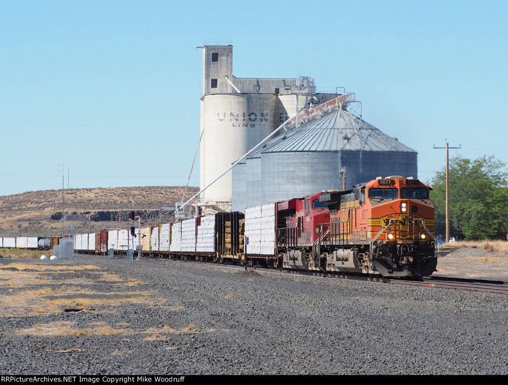 BNSF 5671