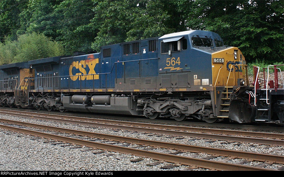 CSX AC4400CW #564 on Q418-30