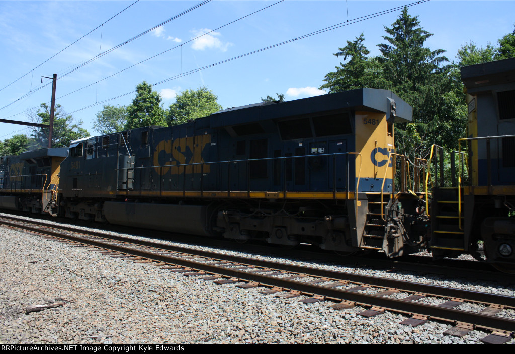 CSX ES40DC #5481 on Q702-15