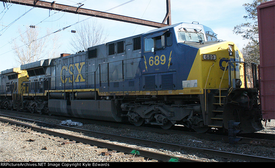 CSX AC6000CW #689 on Q418-20