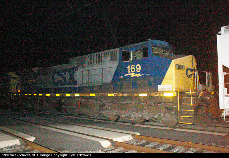 CSX AC4400CW #169 on Q410-02