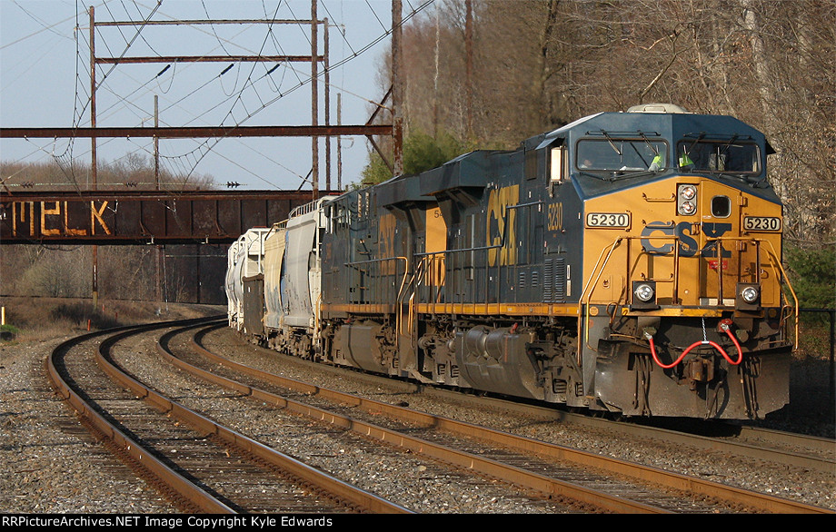 CSX ES40DC #5230 on Q439-17