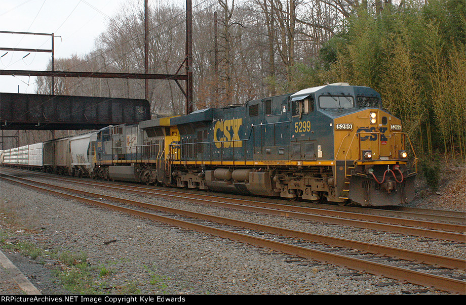CSX ES40DC #5299 on Q439-21