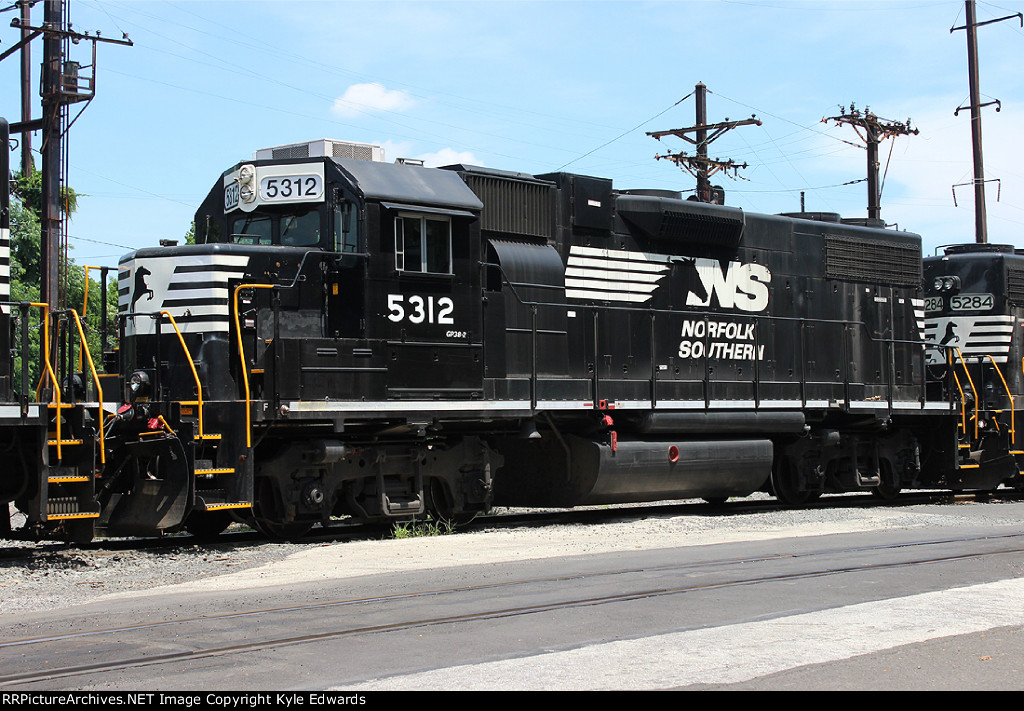 NS GP38-2 #5312
