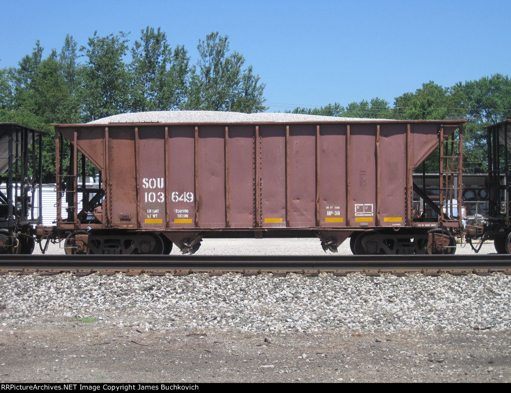 SOU 103649 Waiting to be Unloaded