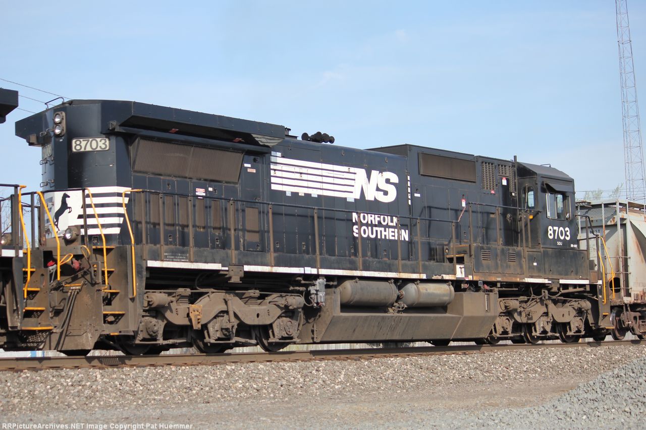 NS 8703