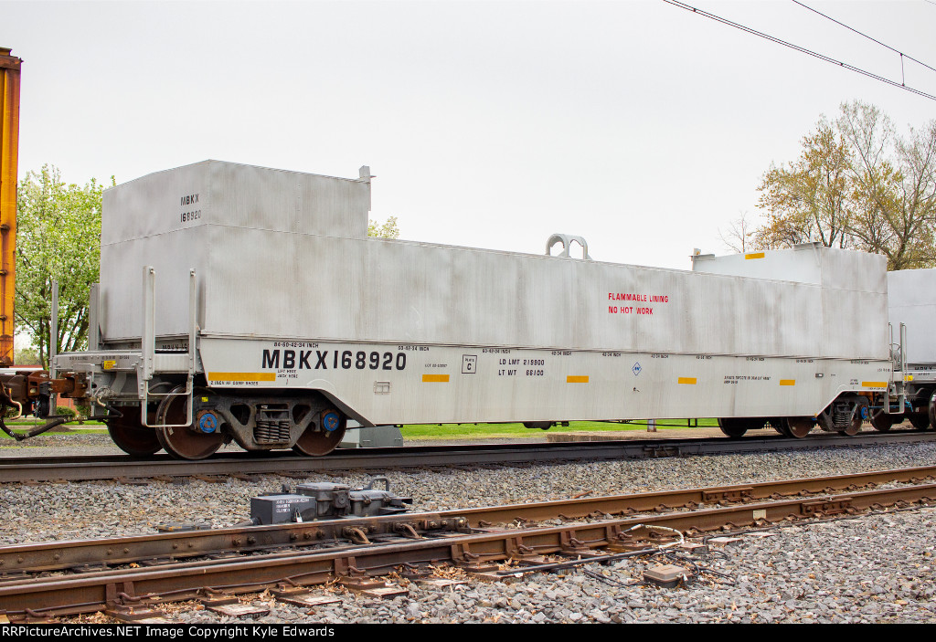 MBKX Coil Steel Car #168920 on Q404