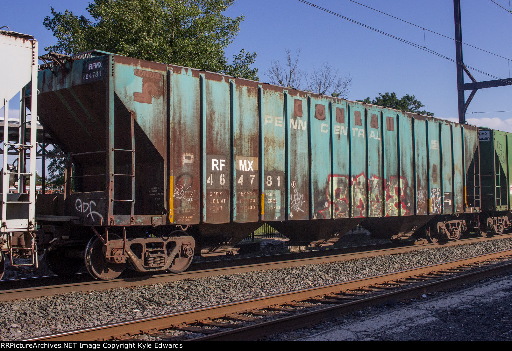RFMX Covered Hopper #464781 on Q439