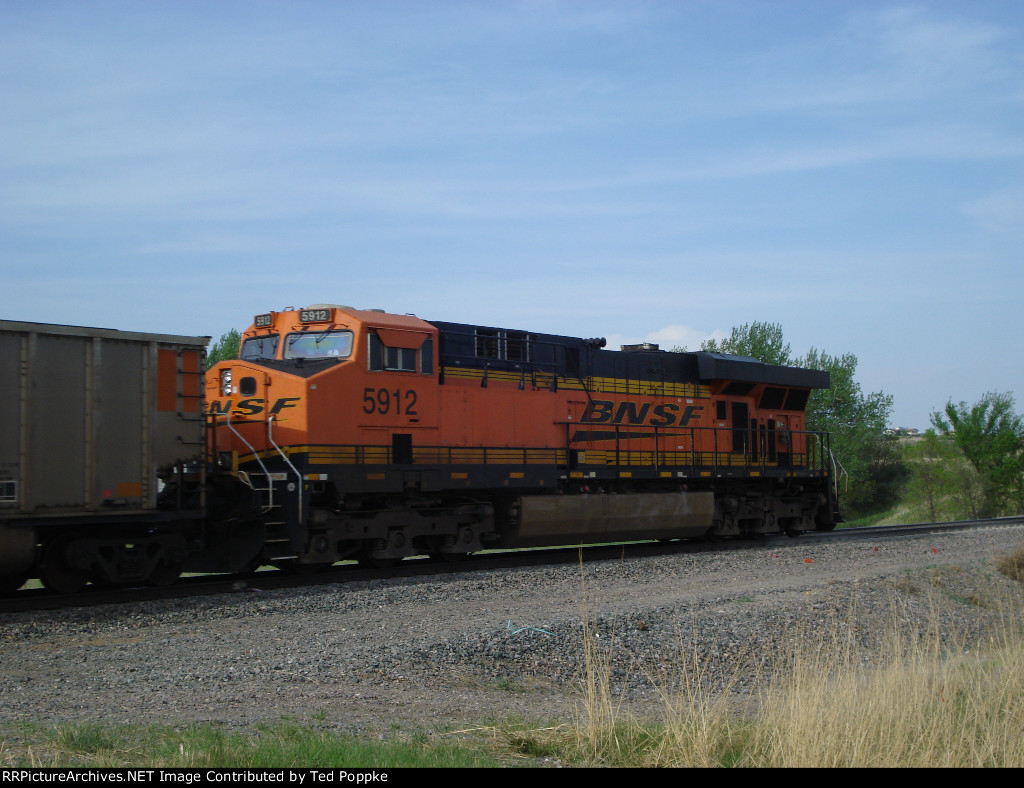 BNSF 5912