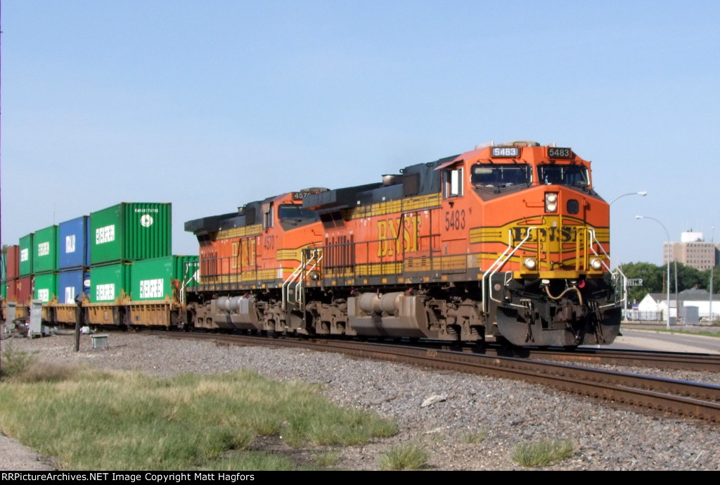 BNSF 5483