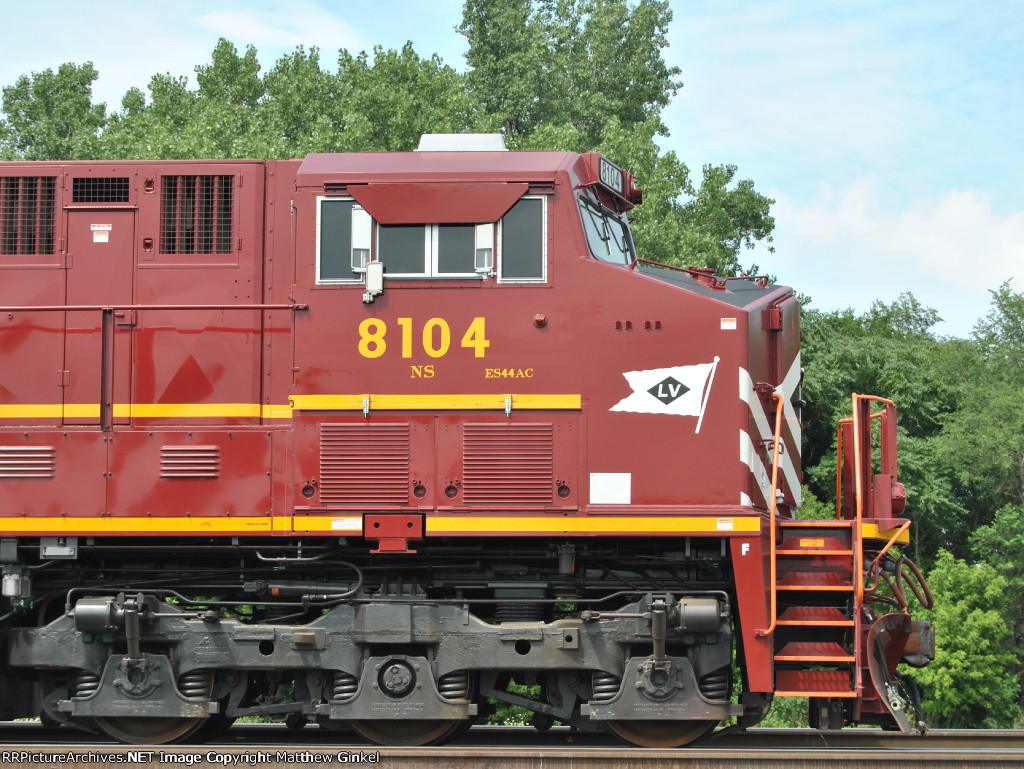 NS 8104