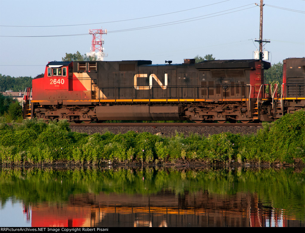 CN 2640 on CSX K652